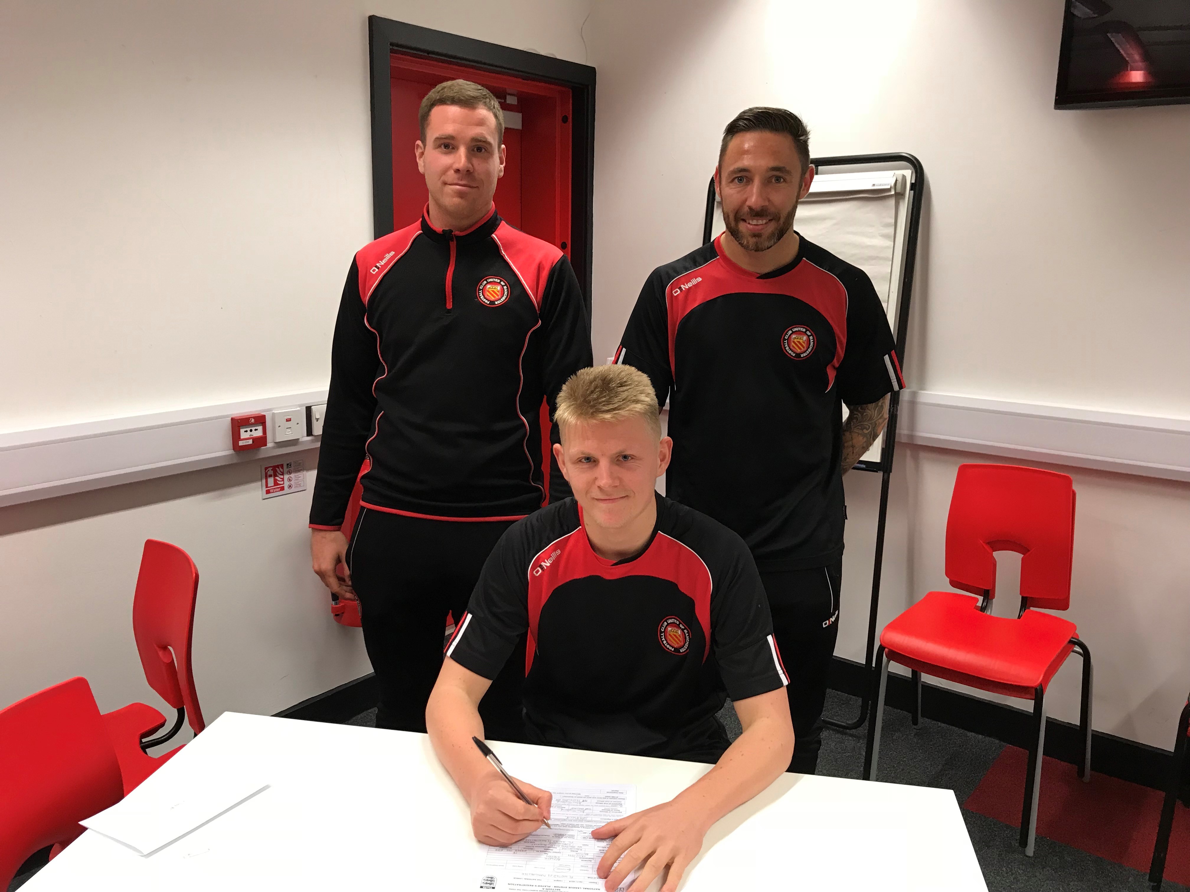 News Story - Talented young player Steven Affleck signs a contract ...